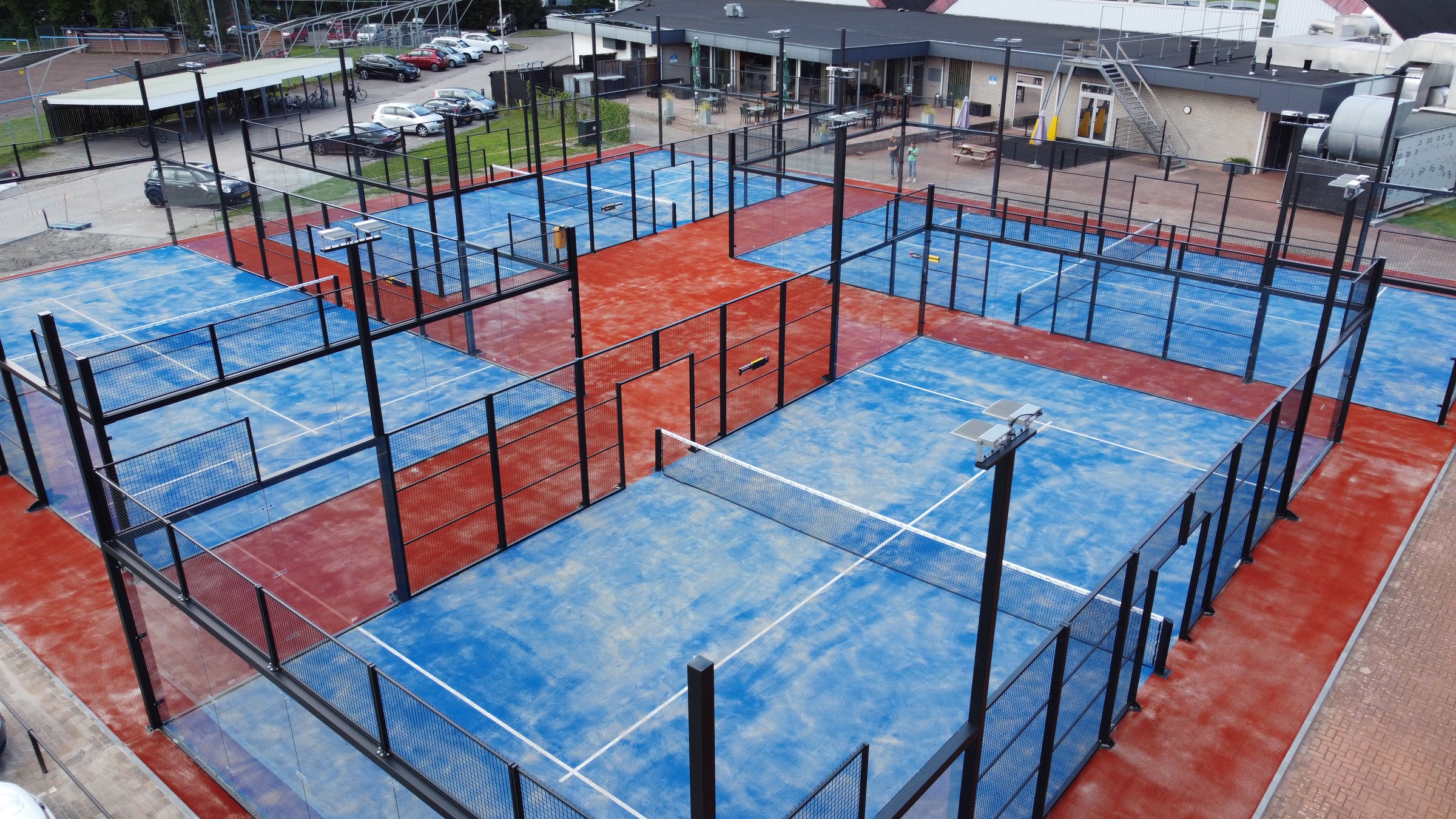 Tennis & Padel | Aanleggen, onderhoud en materialen — Rekre Sport
