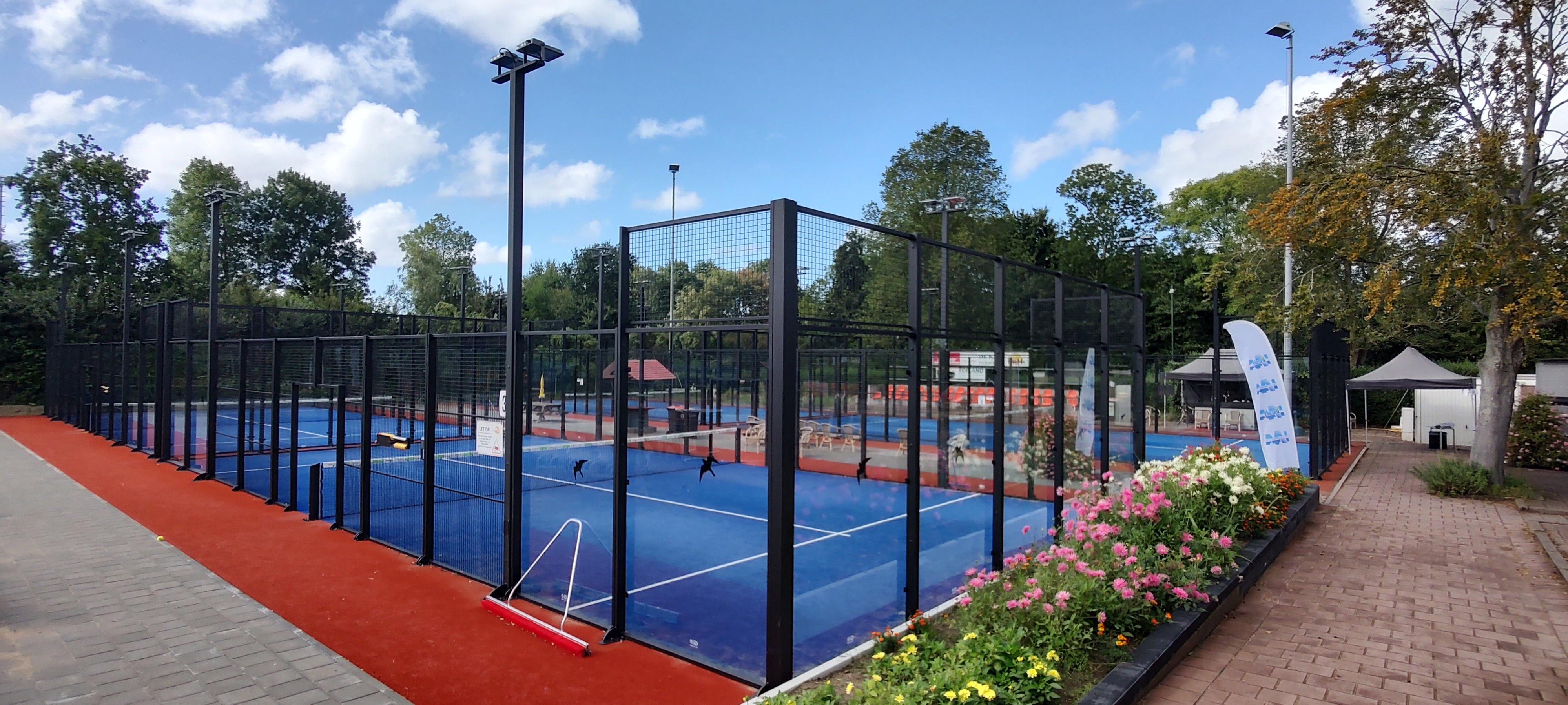 Padelbaan aanleggen | Specialist voor indoor en outdoor — Rekre Sport